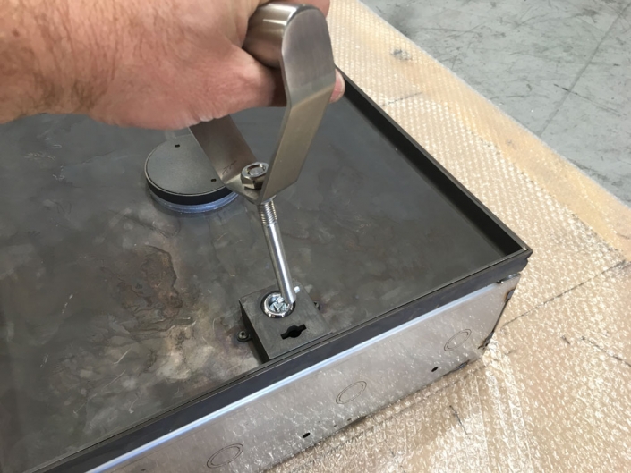 Lid Lifting Tool | ECD - Electric Cable Duct Systems